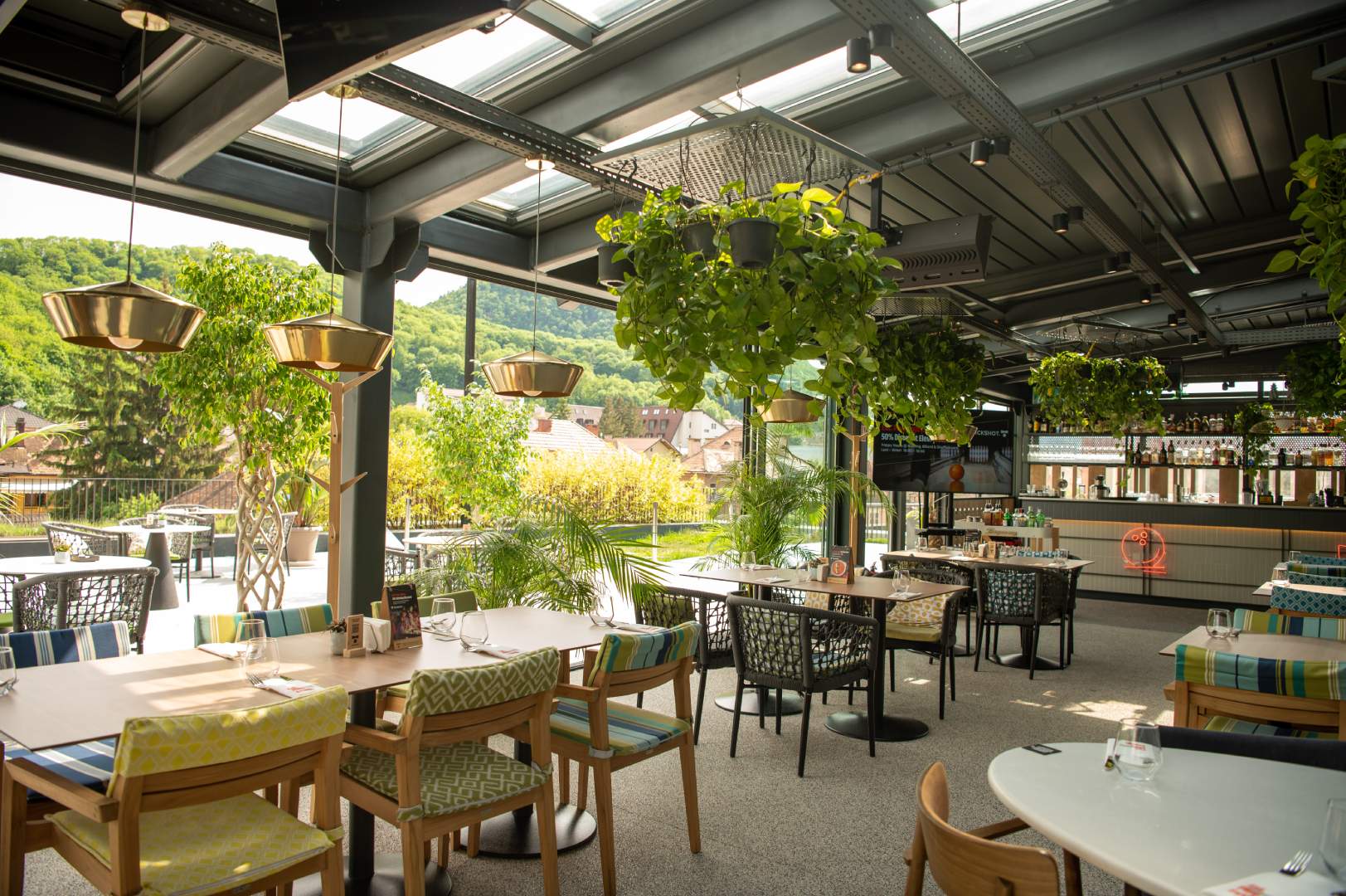 TRICKSHOT – Restaurant, Biliard, Bowling